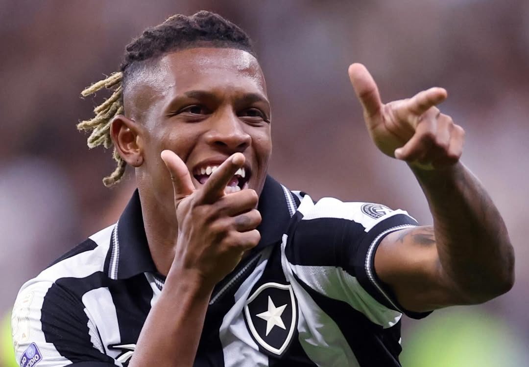 Danilo vira alvo no mercado e pode deixar o Botafogo | Surgiu